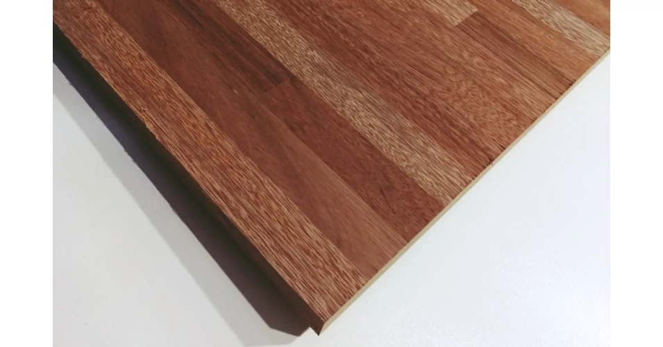 Konyhai munkalap táblásított mahagóni fa GOMBE HT 30 mm 2500x575 mm ...