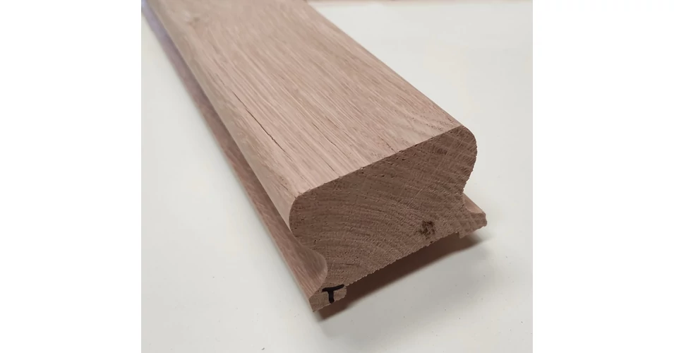 Lépcsőkorlát kapaszkodó omega tölgyfa 44x65x2100 mm korlát fa - tölgyfa ...