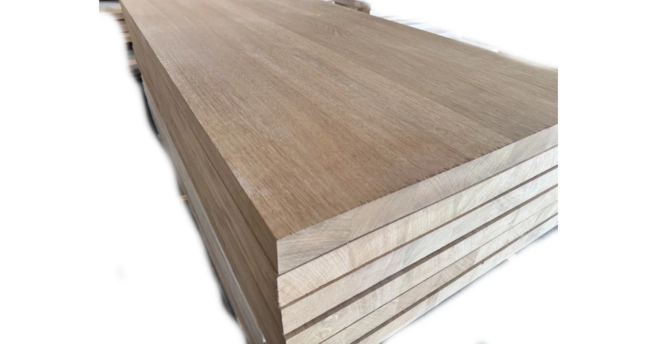 Asztallap táblásított IROKO fa TM 30 mm 990x590 mm 0,58 m2/tábla kb. 13 ...
